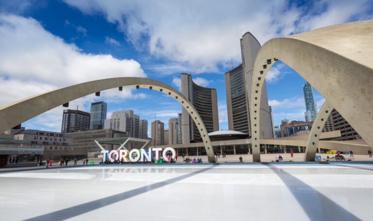 Where To Stay In Toronto: 8 Best Areas